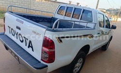 Buy used toyota hiluxe vigo white car in yaounde in central cameroon ...
